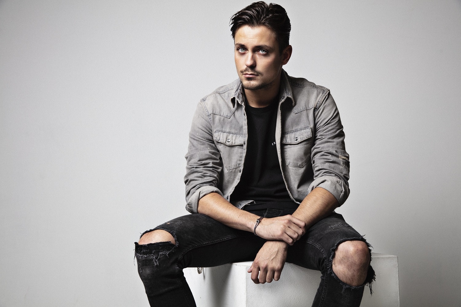 Julian Jordan nous souhaite un ‘Bon Voyage’